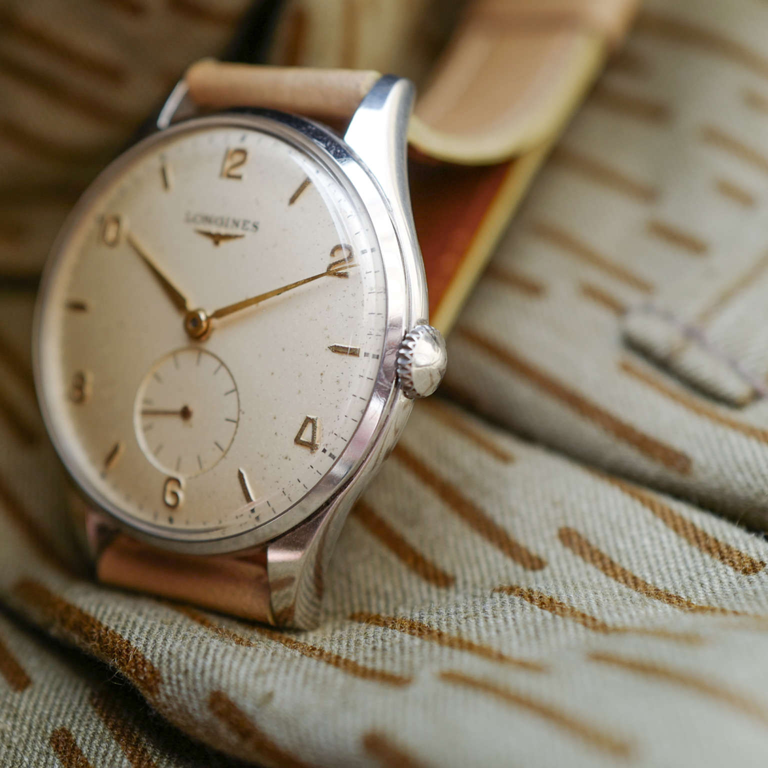 LONGINES 'Oversize Militaire' (1950's) • Cafe Noir - Les montres