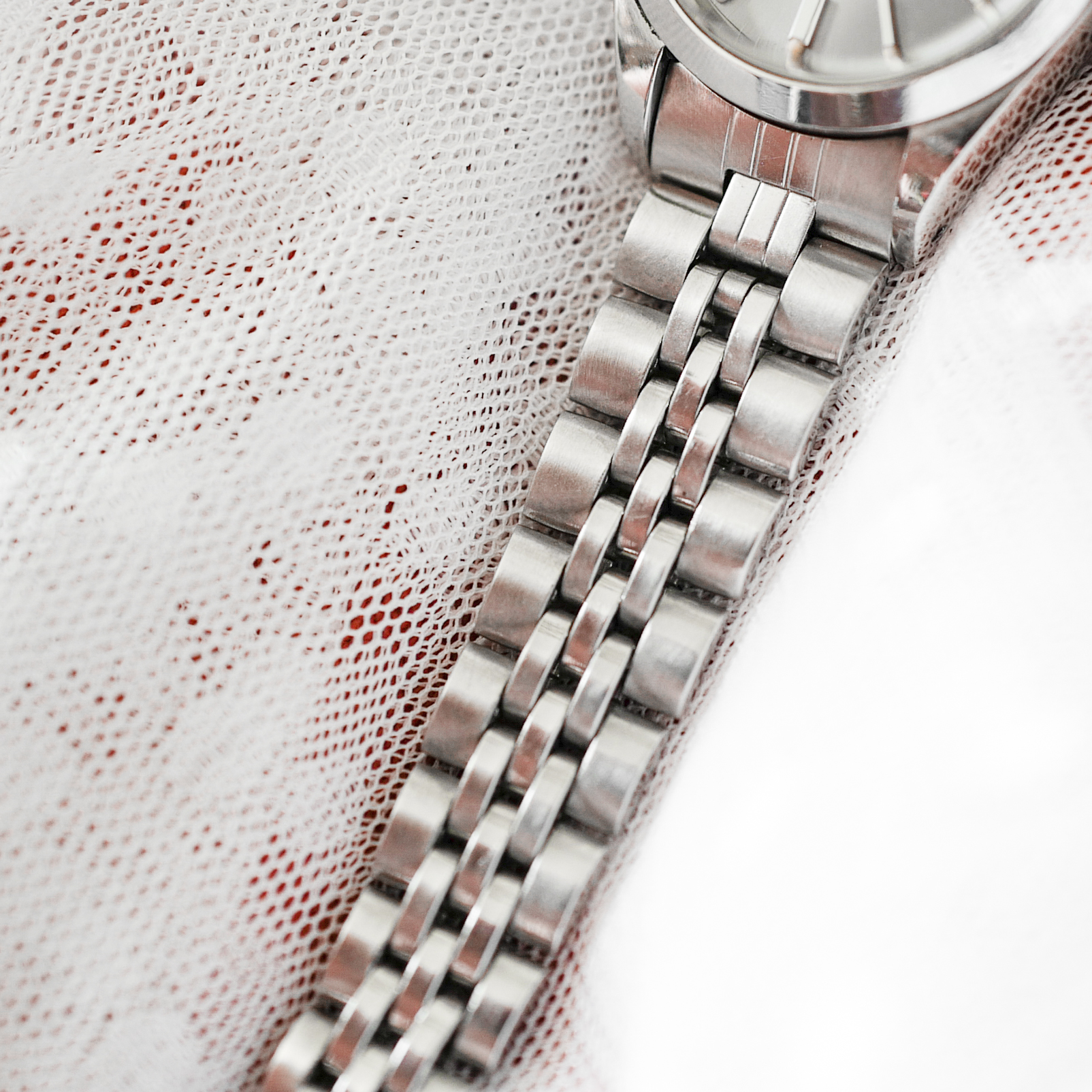 ROLEX Oyster pour Femme 'mini 24 mm' (1970) • Cafe Noir - Les montres