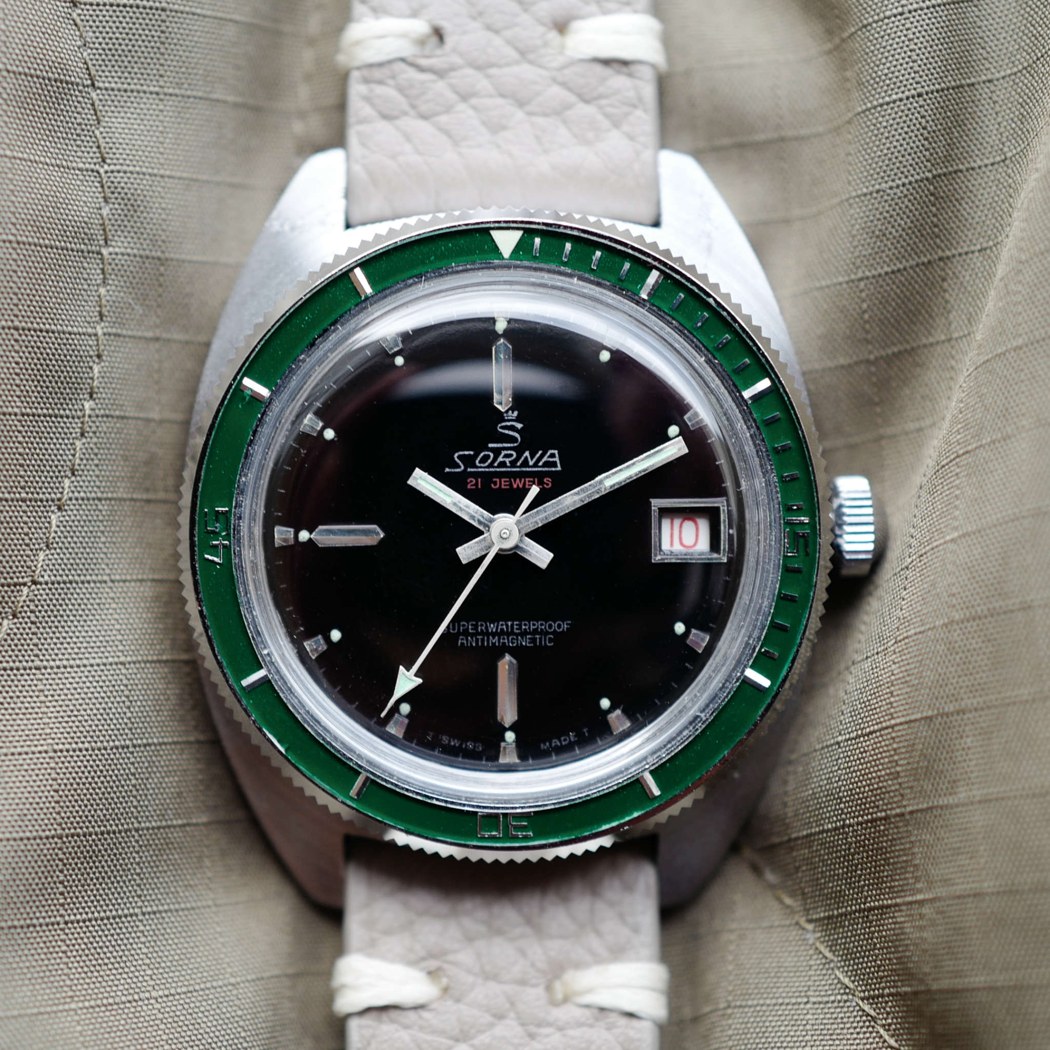SORNA Super Waterproof Bakélite "Neuve de Stock" (vintage 1970's)