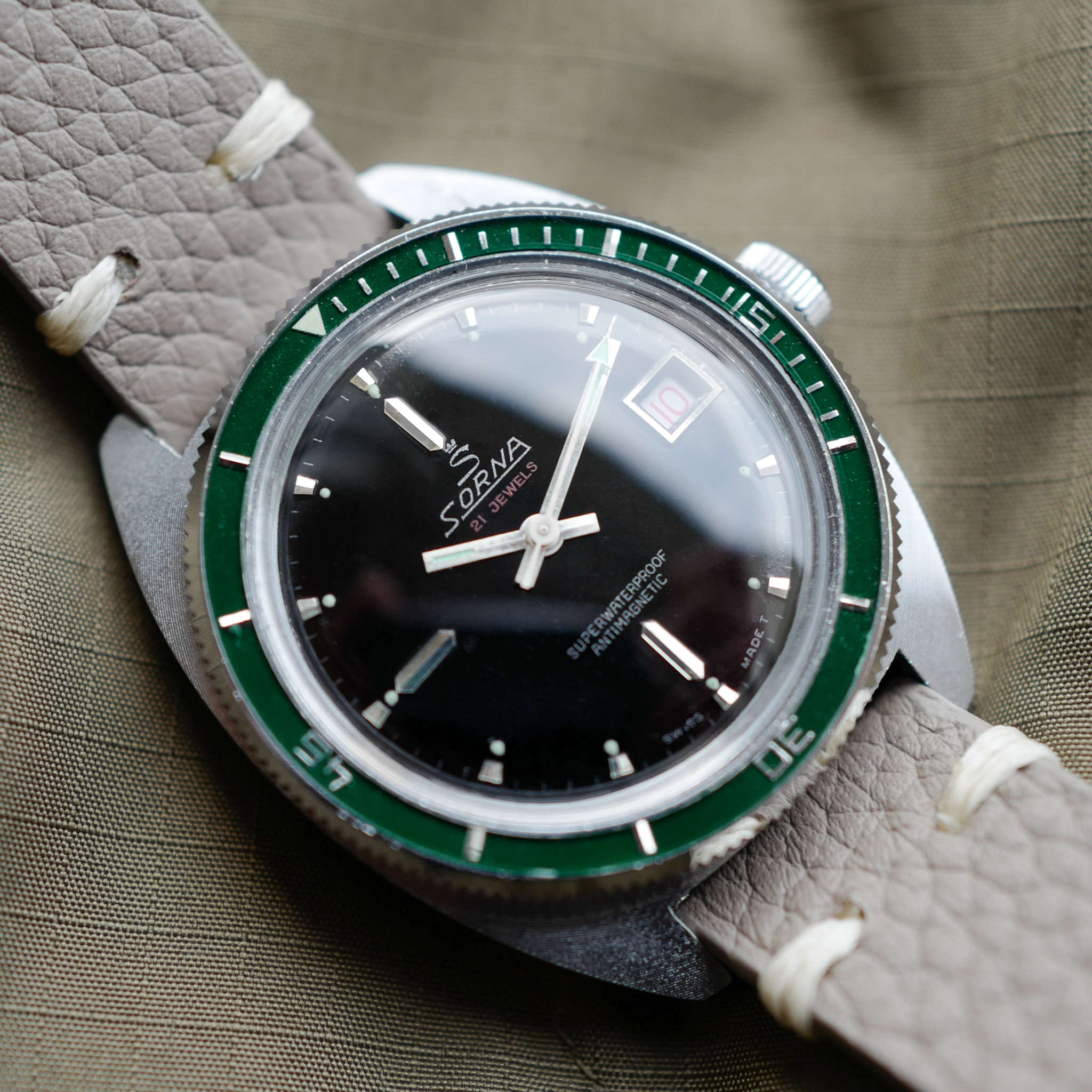 SORNA Super Waterproof Bakélite "Neuve de Stock" (vintage 1970's)