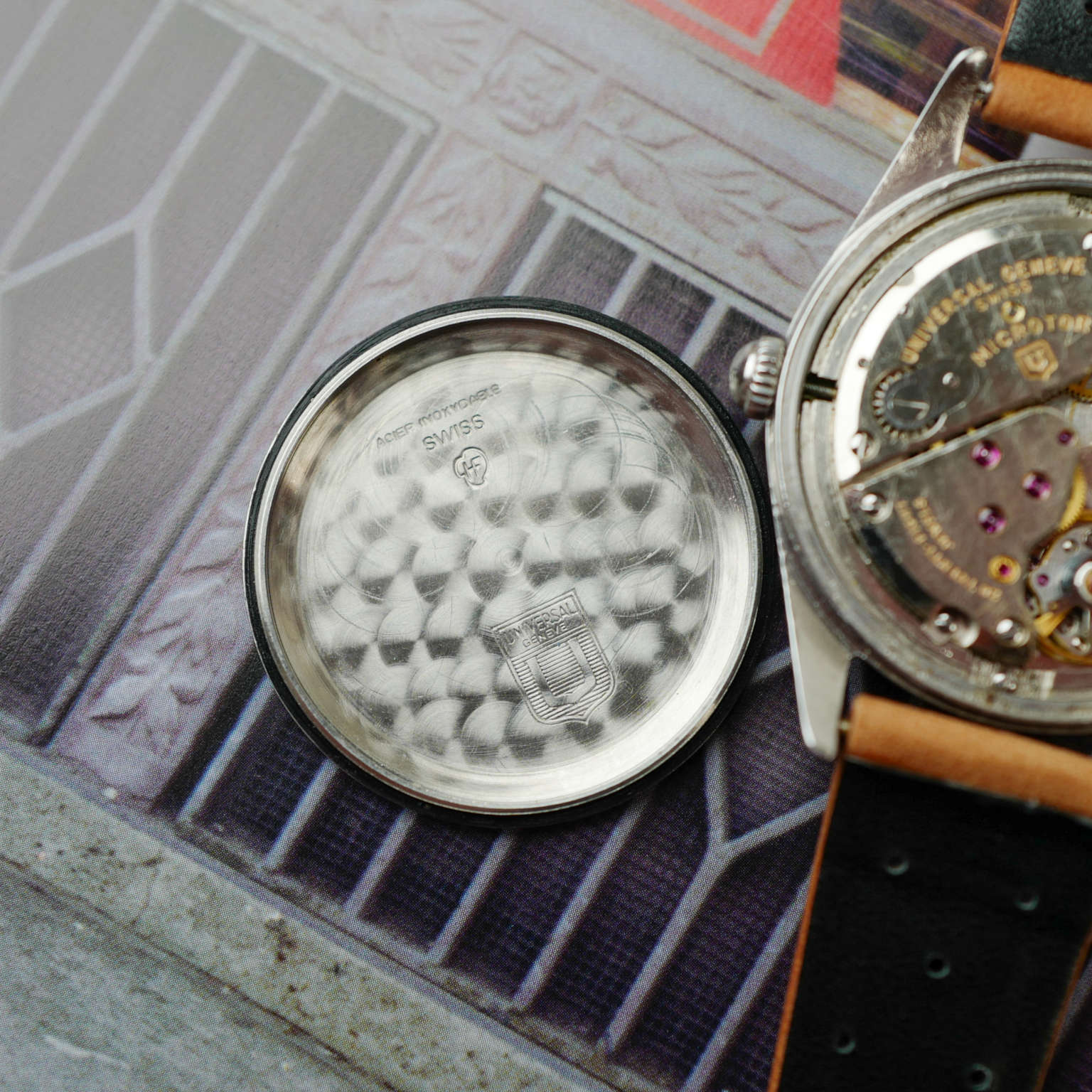 UNIVERSAL GENÈVE Polerouter Date "Genta Micro-Rotor" vintage