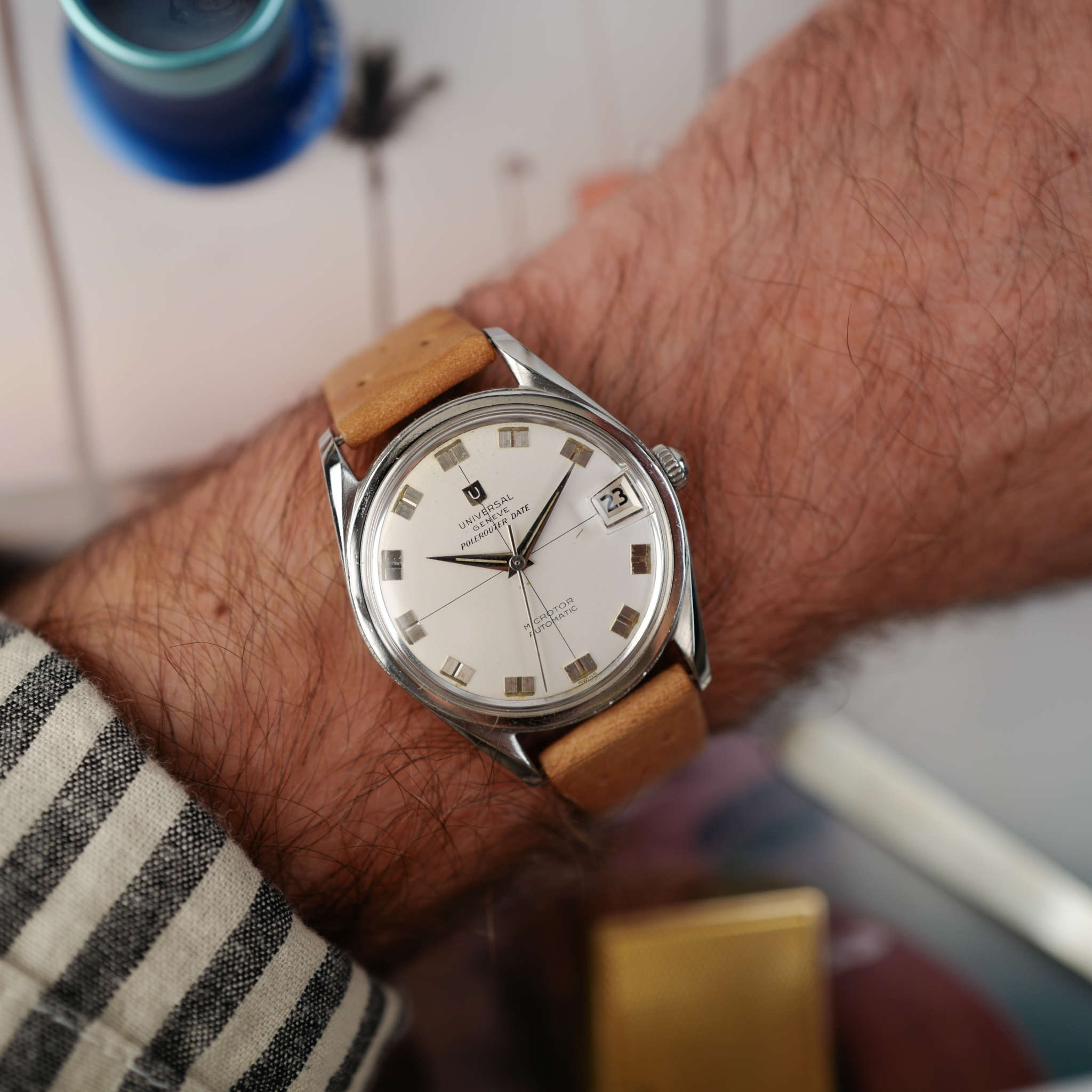 UNIVERSAL GENÈVE Polerouter Date "Genta Micro-Rotor" vintage