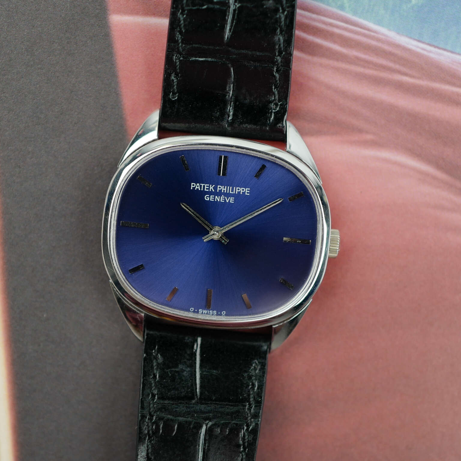 PATEK PHILIPPE Ellipse 3545 • Or Blanc & Bleu (Vintage 1970)